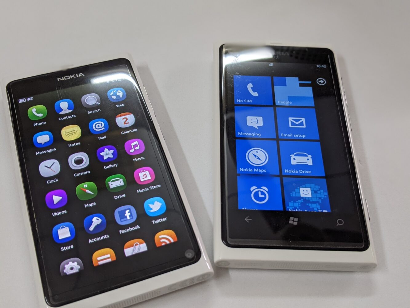 Decoding Nokia Mobile's Tweet : Midrange Android with a Fabula Design ...